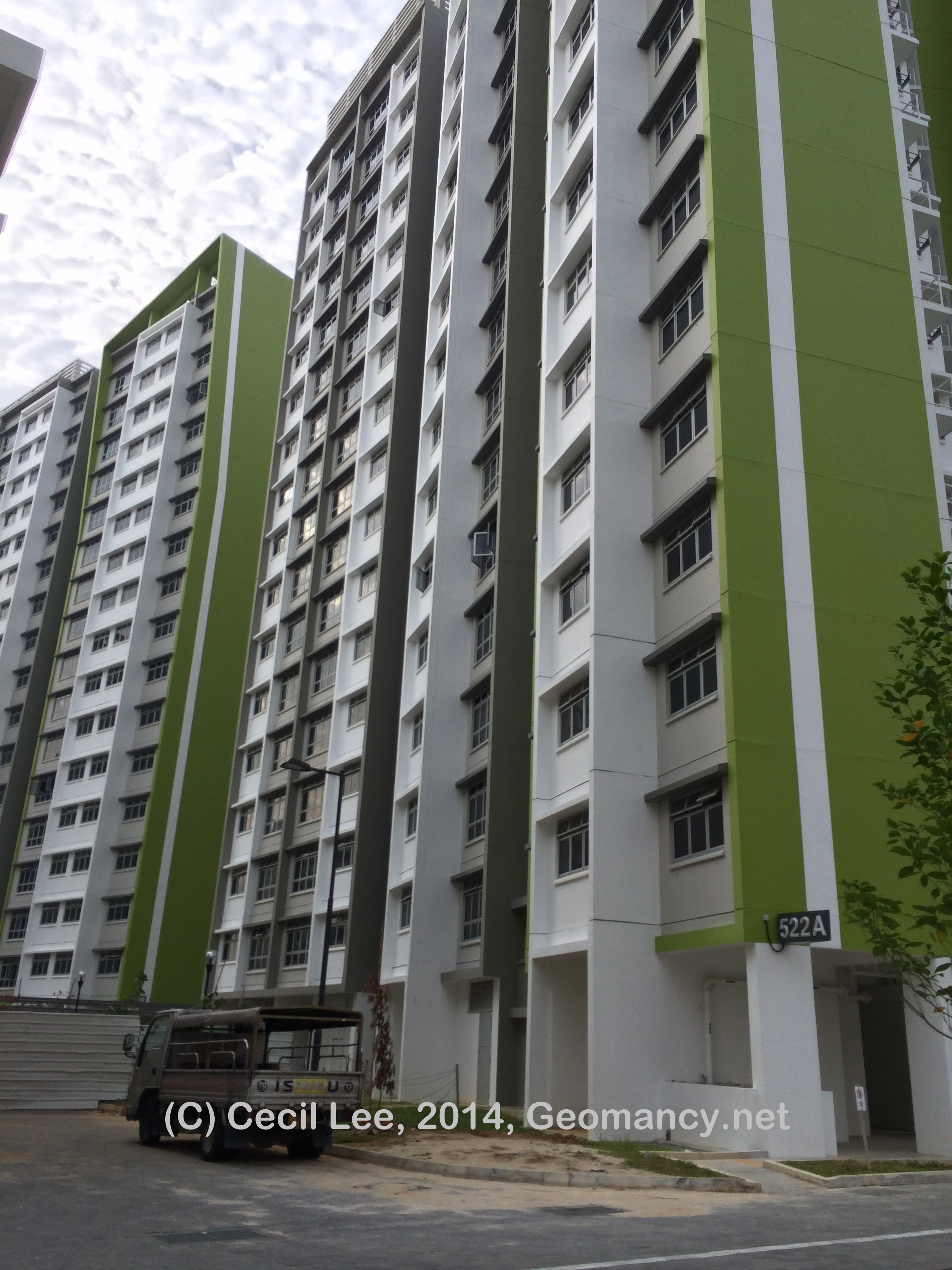 HDB 'point-block variant' - Around Singapore - FengShui.Geomancy.Net